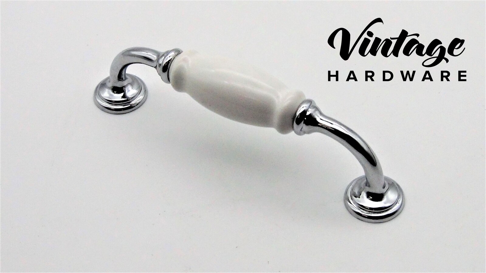CHROME PLATE/WHITE, PORCELAIN D PULL HANDLE